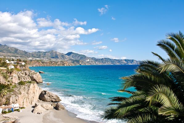 costa-del-sol-holidays-2024-low-deposits-on-the-beach